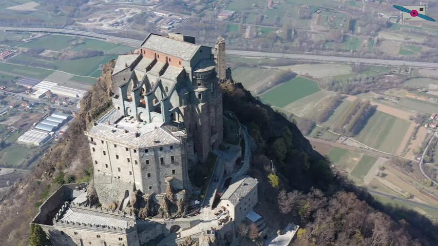 La Sacra di San Michele vista dal drone in un video