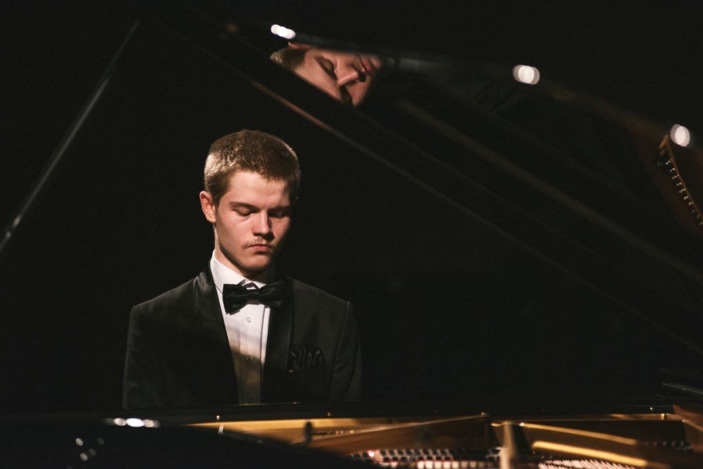 MITO SettembreMusica, il giovane pianista bielorusso Evgeny Ivashko in ...
