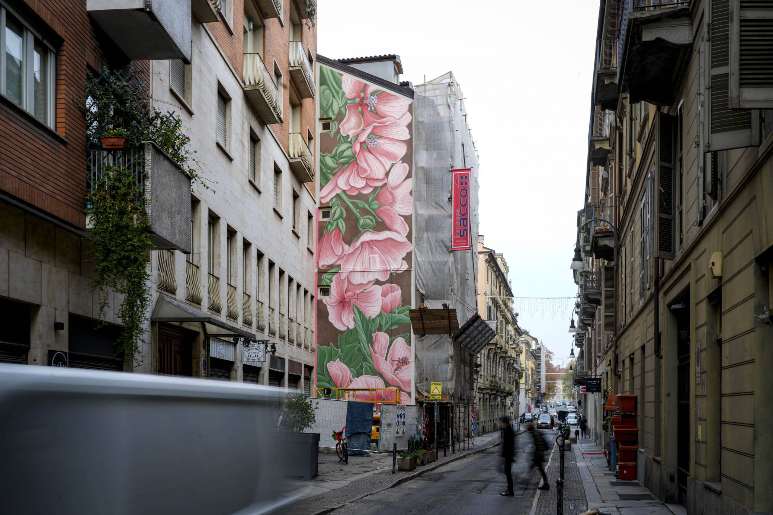 Un murale ‘botanico’ accoglie chi entra nel centro storico di Torino, l ...