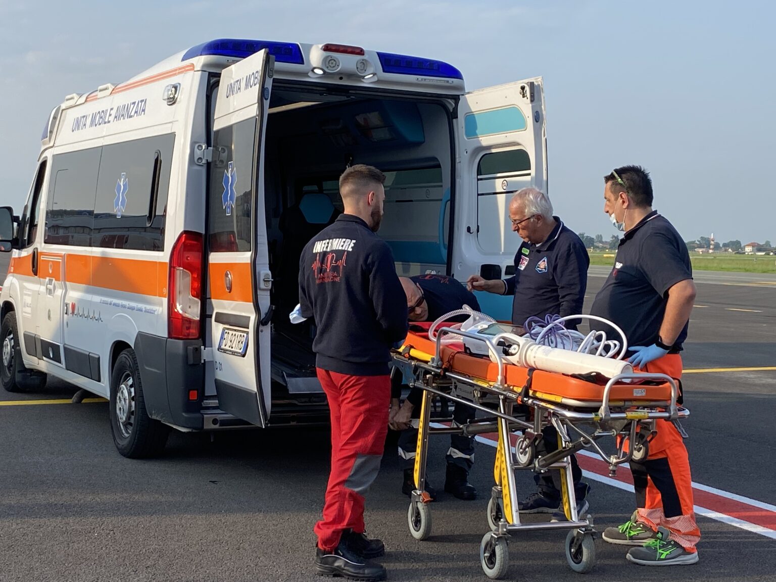 Aurano, cade da un muretto lungo la Linea Cadorna: uomo soccorso in ...