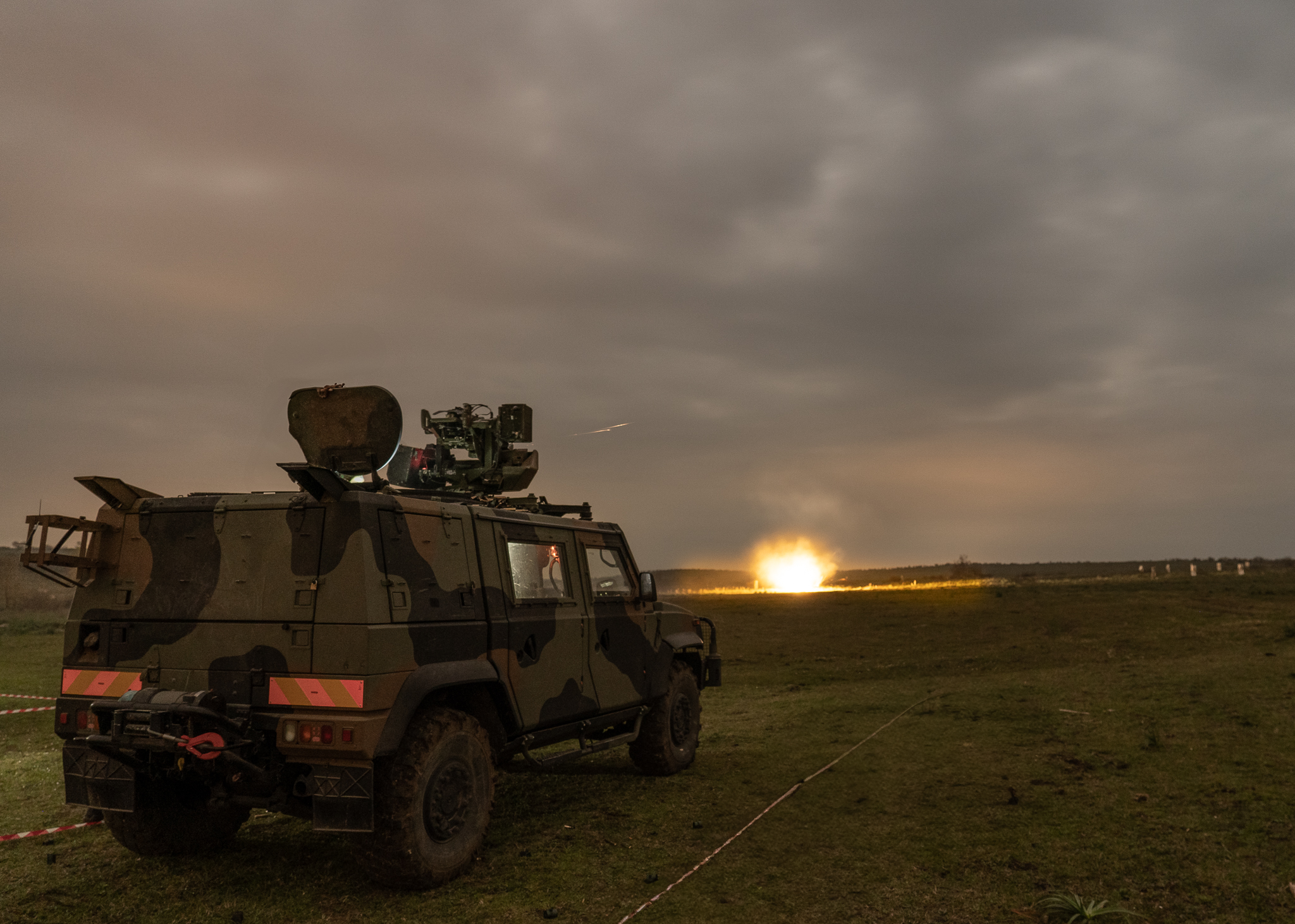 Foto 24 _ Attivita a fuoco notturna con lanciagrante MK19 tramite ...