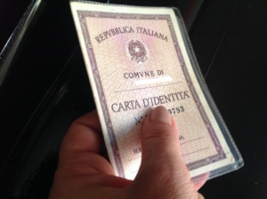 L'addio alla carta d'identità cartacea può aspettare: prorogato lo stop ...
