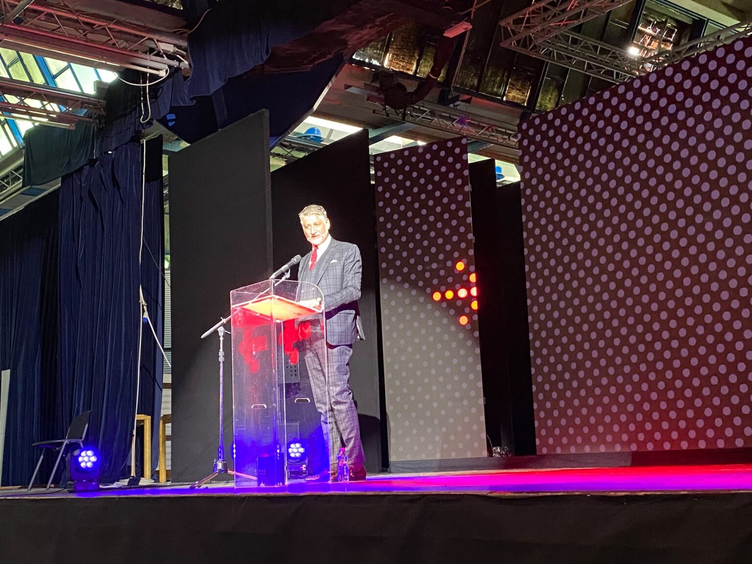Festival Ex Machina a Ivrea, il ministro Giuli: “Il modello Olivetti è ...